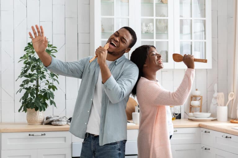 6 Zodiac Signs Who Make The Best Singers | LeadByStars