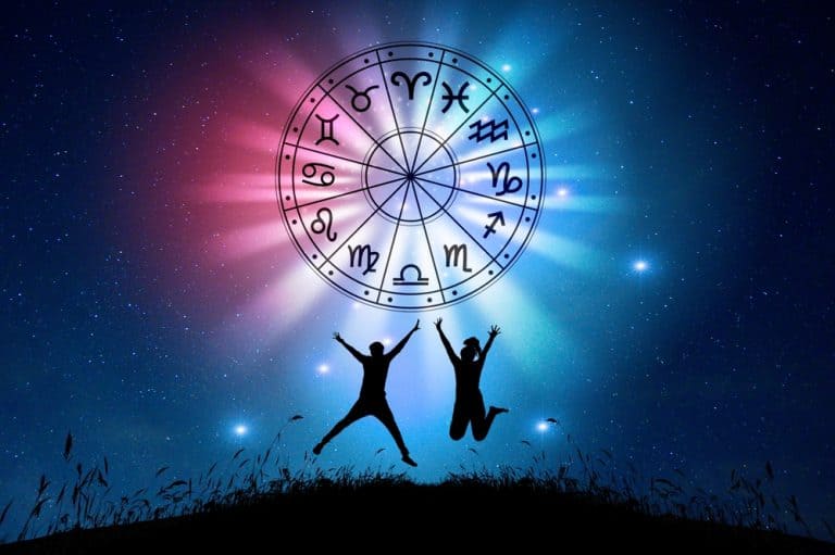 What Is My Signature Sign in Astrology? (With Meanings) | LeadByStars